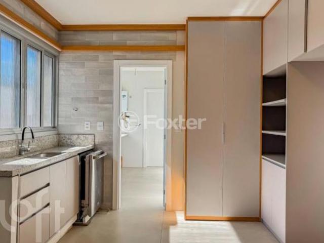 Apartamento, 2 dormitórios, 142 m², em Três Figueiras