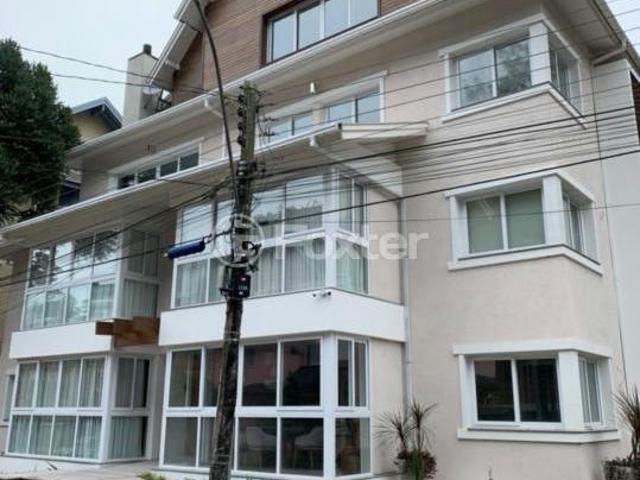 Apartamento, 2 dormitórios, 147 m², em Vila Suica