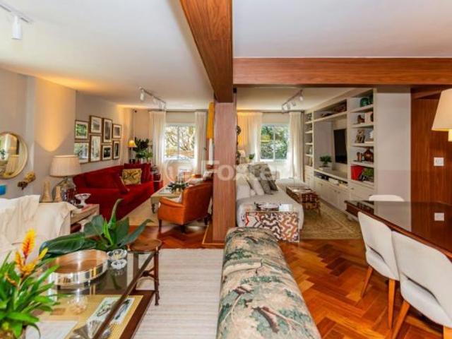 Apartamento, 2 dormitórios, 150 m², em Itaim Bibi