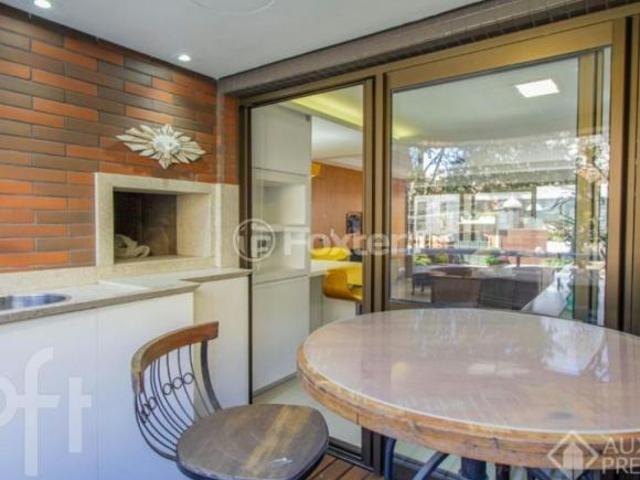 Apartamento, 2 dormitórios, 150 m², em Petrópolis
