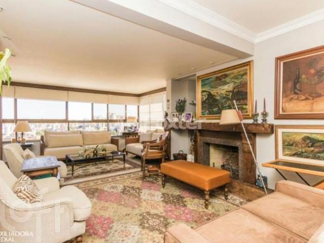 Apartamento, 2 dormitórios, 155 m², em Rio Branco