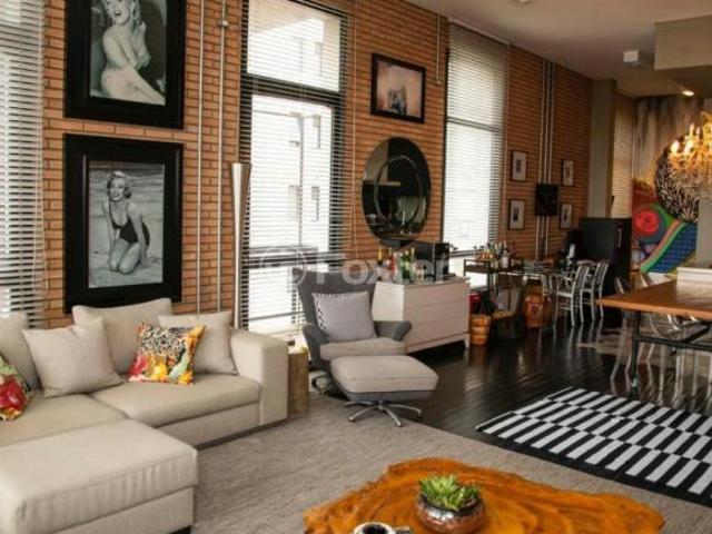 Apartamento, 2 dormitórios, 158 m², em Itaim Bibi