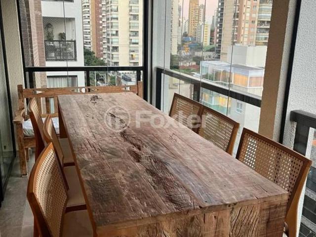 Apartamento, 2 dormitórios, 161 m², em Vila Nova Conceição