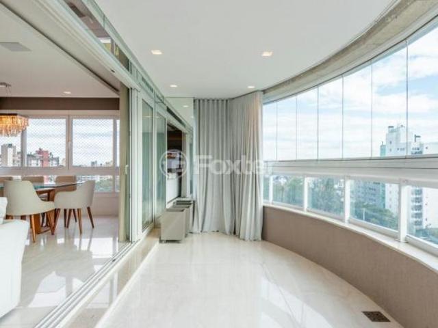 Apartamento, 2 dormitórios, 179.95 m², em Auxiliadora