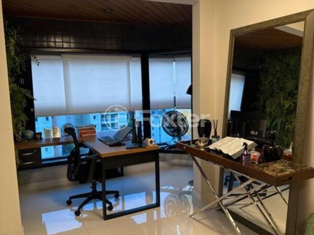 Apartamento, 2 dormitórios, 199 m², em Chácara Inglesa