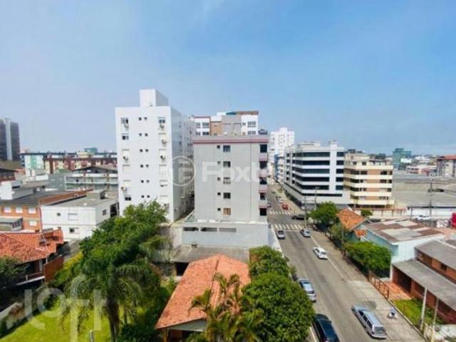 Apartamento, 2 dormitórios, 103 m², em Centro