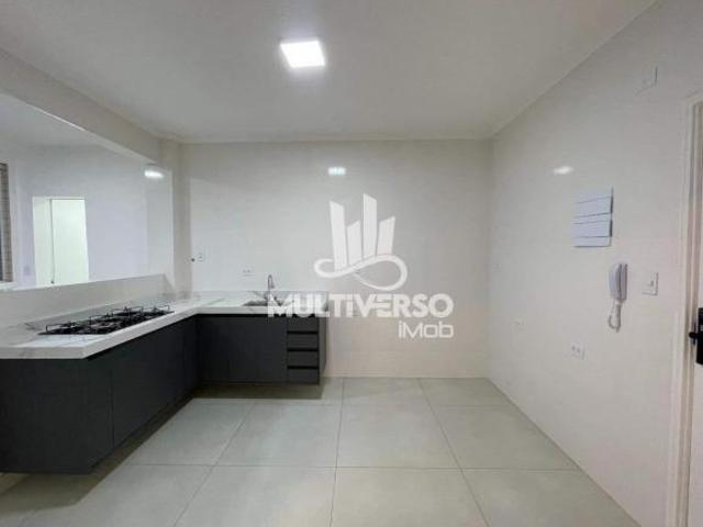 Apartamento 2 dormitórios, 100% Reformado Vaga Demarcada Embaré