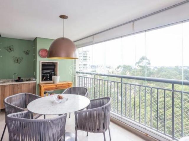 Apartamento, 2 dormitórios, 104 m², em Parque Reboucas