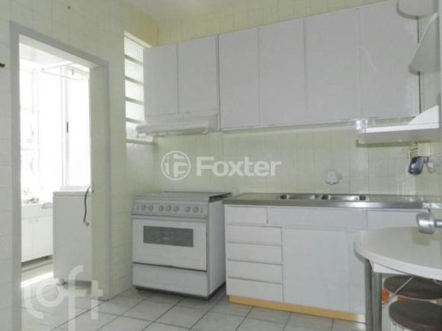 Apartamento, 2 dormitórios, 109.4 m², em Centro