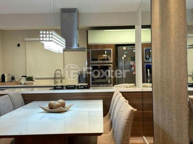Apartamento, 2 dormitórios, 109 m², em Jardim Arpoador