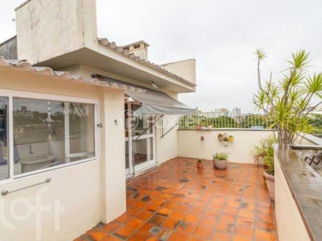 Apartamento, 2 dormitórios, 110.73 m², em Azenha