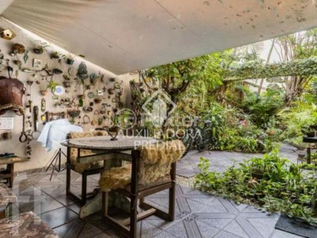 Apartamento, 2 dormitórios, 118.44 m², em Bela Vista