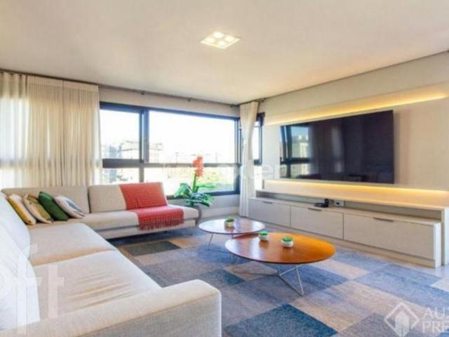 Apartamento, 2 dormitórios, 122.6 m², em Auxiliadora