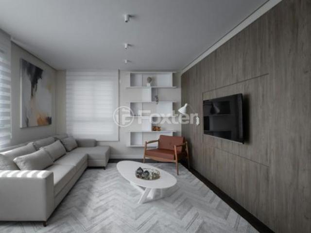 Apartamento, 2 dormitórios, 124 m², em Mont Serrat
