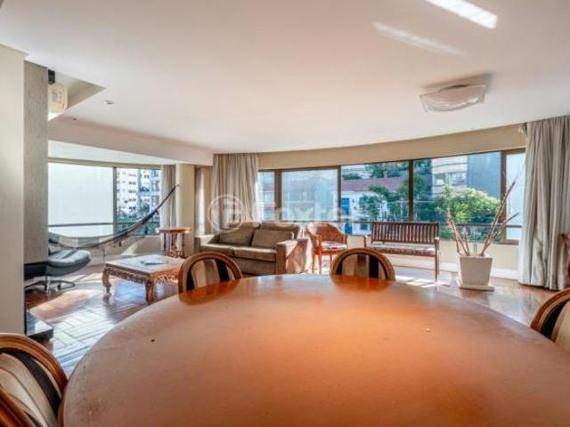 Apartamento, 2 dormitórios, 126.85 m², em Bela Vista