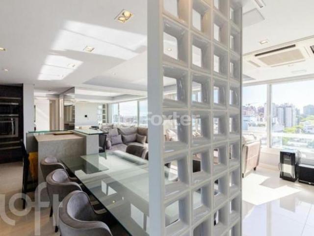 Apartamento, 2 dormitórios, 128.57 m², em Moinhos de Vento