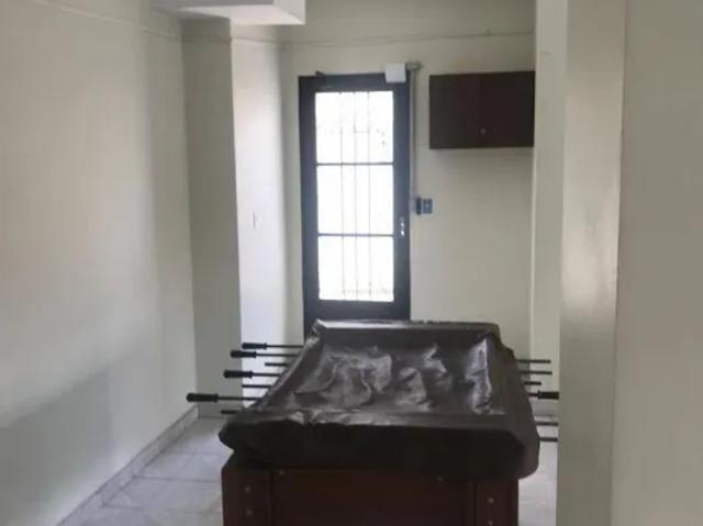 Apartamento 2 dormitorios, 1 banheiro, tem varanda e 1 vaga de garagem. 58 m² bem localizado. Oportu
