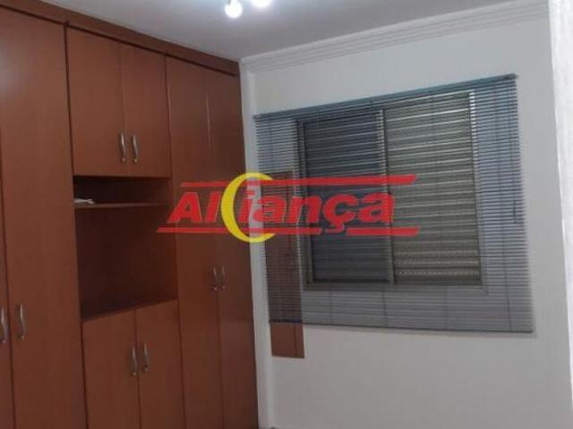 Apartamento 2 dormitórios, 1 banheiro, uma vaga bairro cocaia Guarulhos