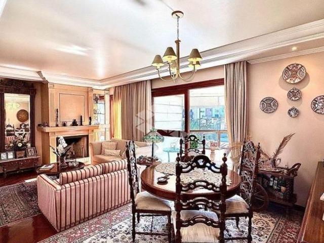 Apartamento 2 dormitórios, 1 suíte, 2 vagas, Petrópolis, Porto Alegre