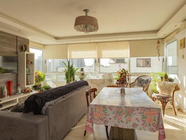Apartamento 2 dormitórios 1 suíte 71m² 1 vaga no bairro Petrópolis