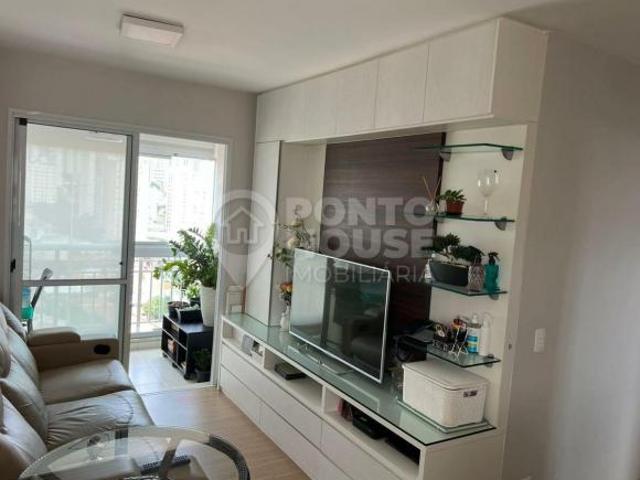 Apartamento 2 dormitórios, 1 suíte com varanda e 2 vagas à venda em Mirandópolis
