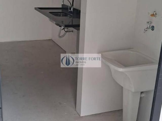 Apartamento 2 dormitórios, 1 suíte com 2 vagas com varanda gourmet