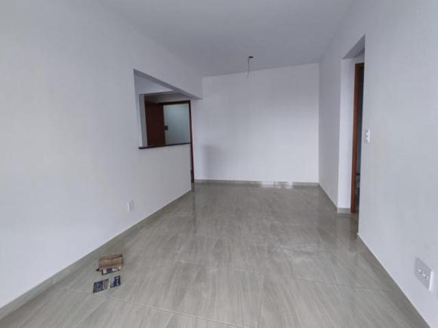 Apartamento 2 dormitórios, 1 suíte Guilhermina Praia Grande/SP