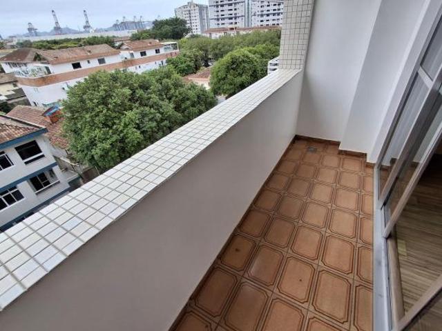 Apartamento 2 dormitórios, 1 suite, Dependência de serviço, vaga demarcada no Embaré