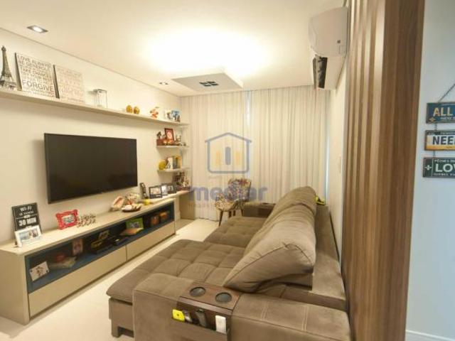 Apartamento 2 dormitórios, 1 suíte e vaga demarcada na Aparecida, totalmente reformado !