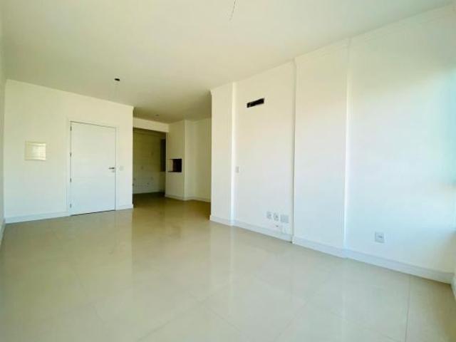 Apartamento 2 dormitórios, 1 suíte, frente, com vista privilegiada para a praça, Zona Nova,Capão