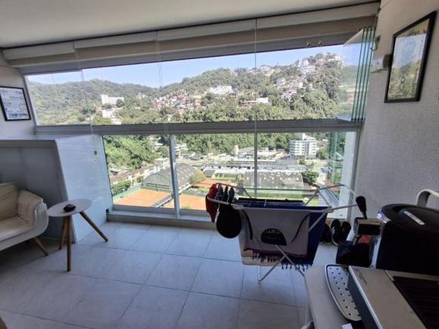 Apartamento 2 dormitórios 1 suite, vista livre na quadra da praia com Lazer