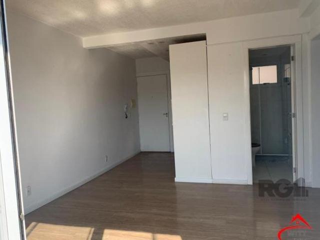 Apartamento 2 dormitórios, 1 vaga, Bairro Vila Cachoeirinha