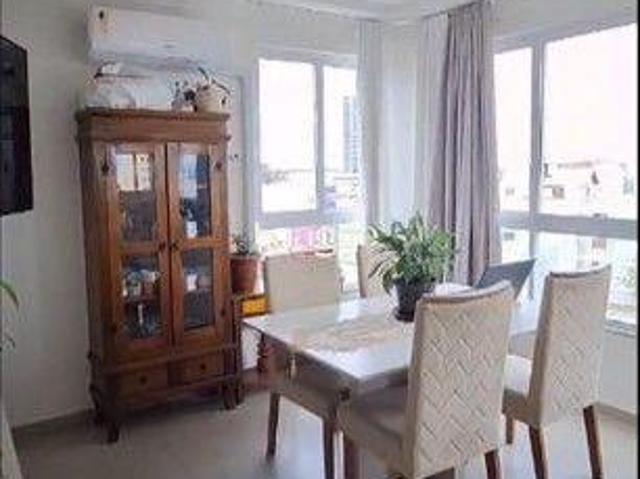 Apartamento, 2 dormitórios, 1 vaga coberto, churrasqueira no centro de Tramandaí