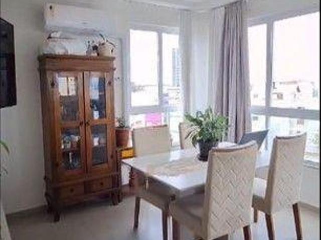 Apartamento, 2 dormitórios, 1 vaga coberto, churrasqueira no centro de Tramandaí