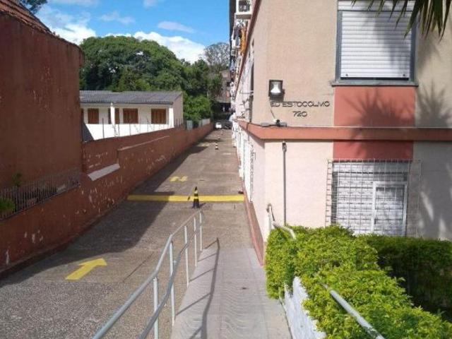 Apartamento 2 dormitórios, 1 vaga de garagem, no bairro Glória, Porto Alegre/RS