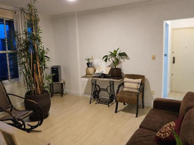 Apartamento 2 Dormitórios, 1 Vaga e Excelente Localização no Embaré Santos SP