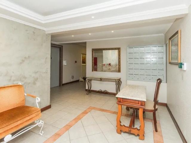Apartamento 2 dormitórios 1 vaga, elevador no bairro Petrópolis
