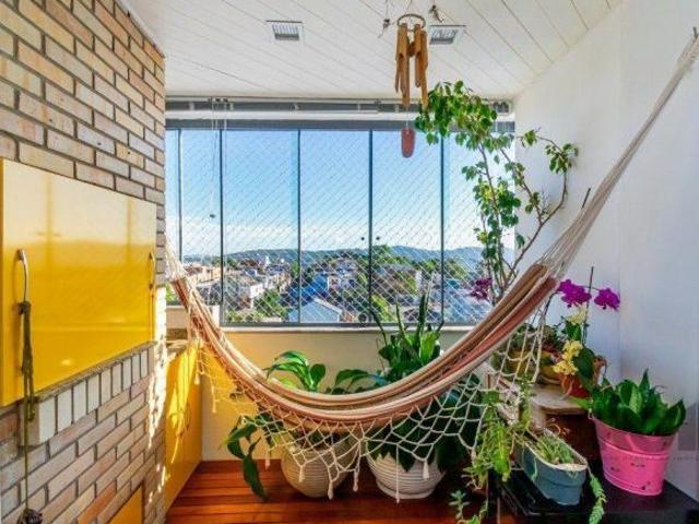 Apartamento 2 dormitórios, 1 vaga no Alto Petrópolis