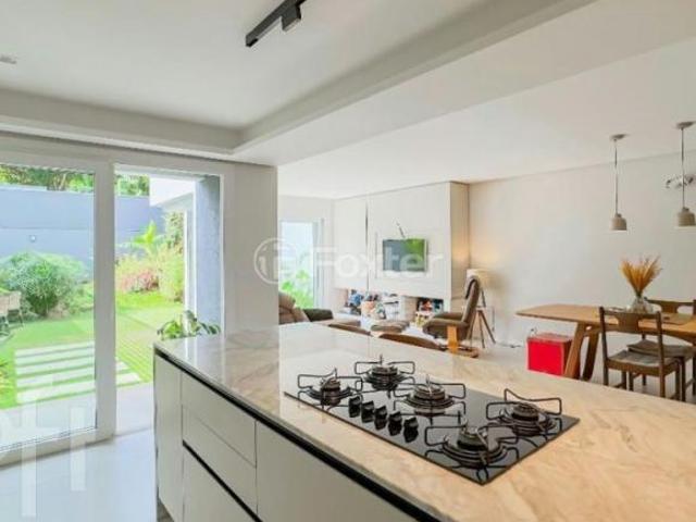 Apartamento, 2 dormitórios, 204.43 m², em Chácara das Pedras