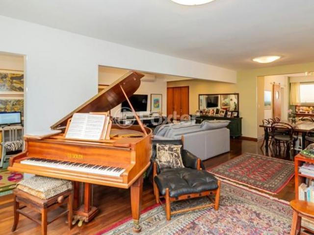 Apartamento, 2 dormitórios, 218 m², em Consolação