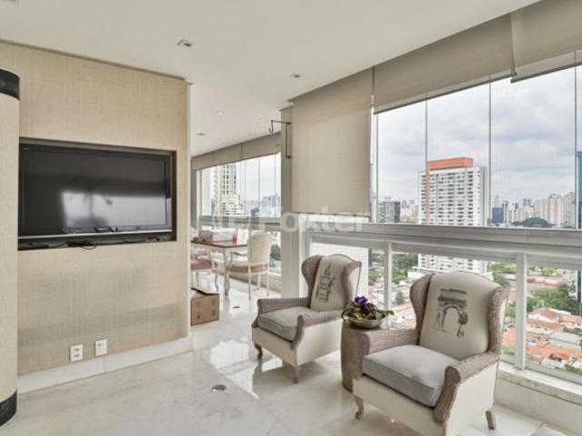 Apartamento, 2 dormitórios, 238 m², em Cidade Monções