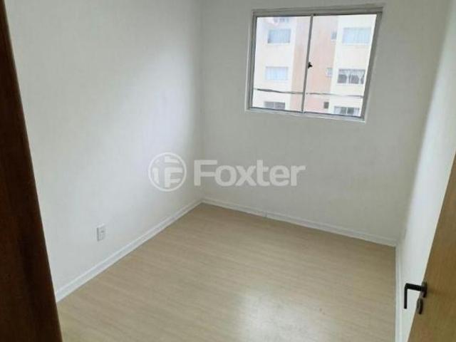 Apartamento, 2 dormitórios, 38 m², em Olaria
