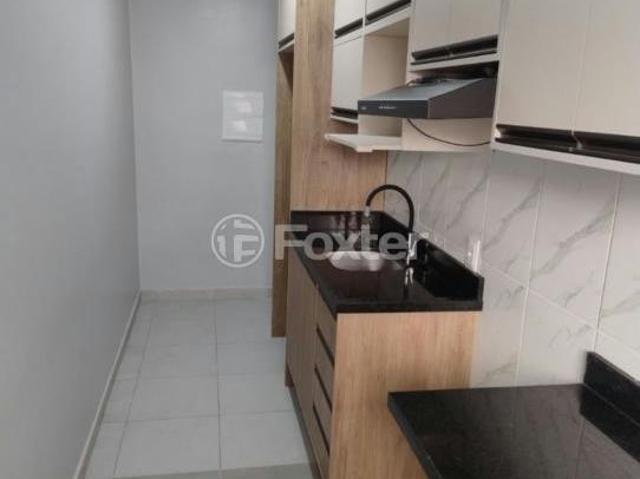 Apartamento, 2 dormitórios, 44 m², em Centro