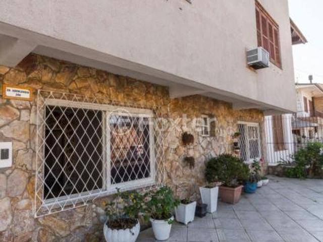 Apartamento, 2 dormitórios, 44 m², em Passo da Areia
