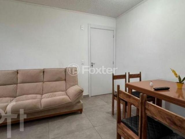 Apartamento, 2 dormitórios, 44.44 m², em Centro