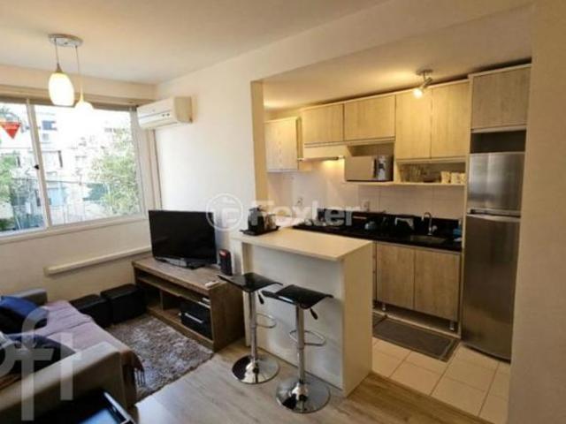 Apartamento, 2 dormitórios, 45.96 m², em Cristal