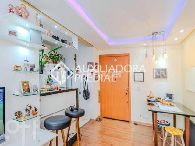 Apartamento, 2 dormitórios, 46 m², em Morro Santana