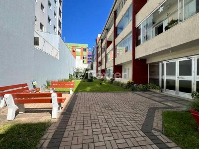 Apartamento, 2 dormitórios, 48 m², em Centro
