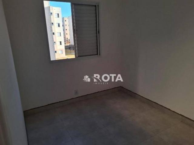 Apartamento com 2 dormitórios 49 m²