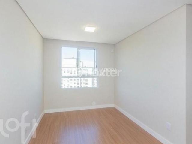 Apartamento, 2 dormitórios, 40 m², em Morro Santana